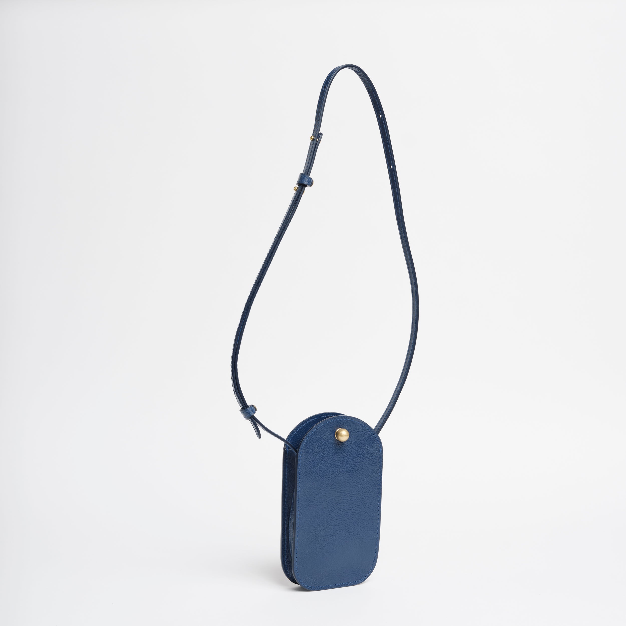 Segui in Indigo – LINDQUIST