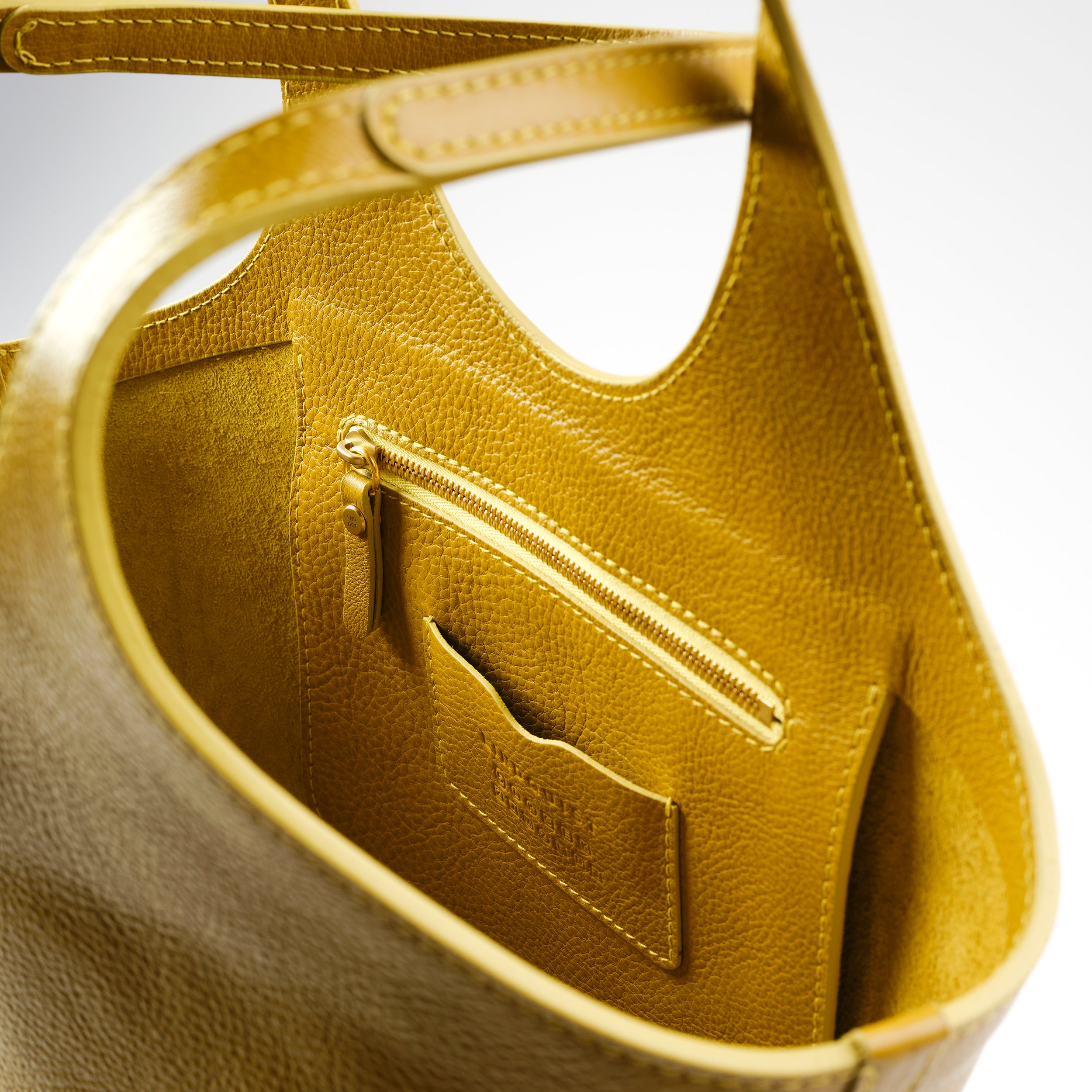 Big Ama in Chartreuse – LINDQUIST