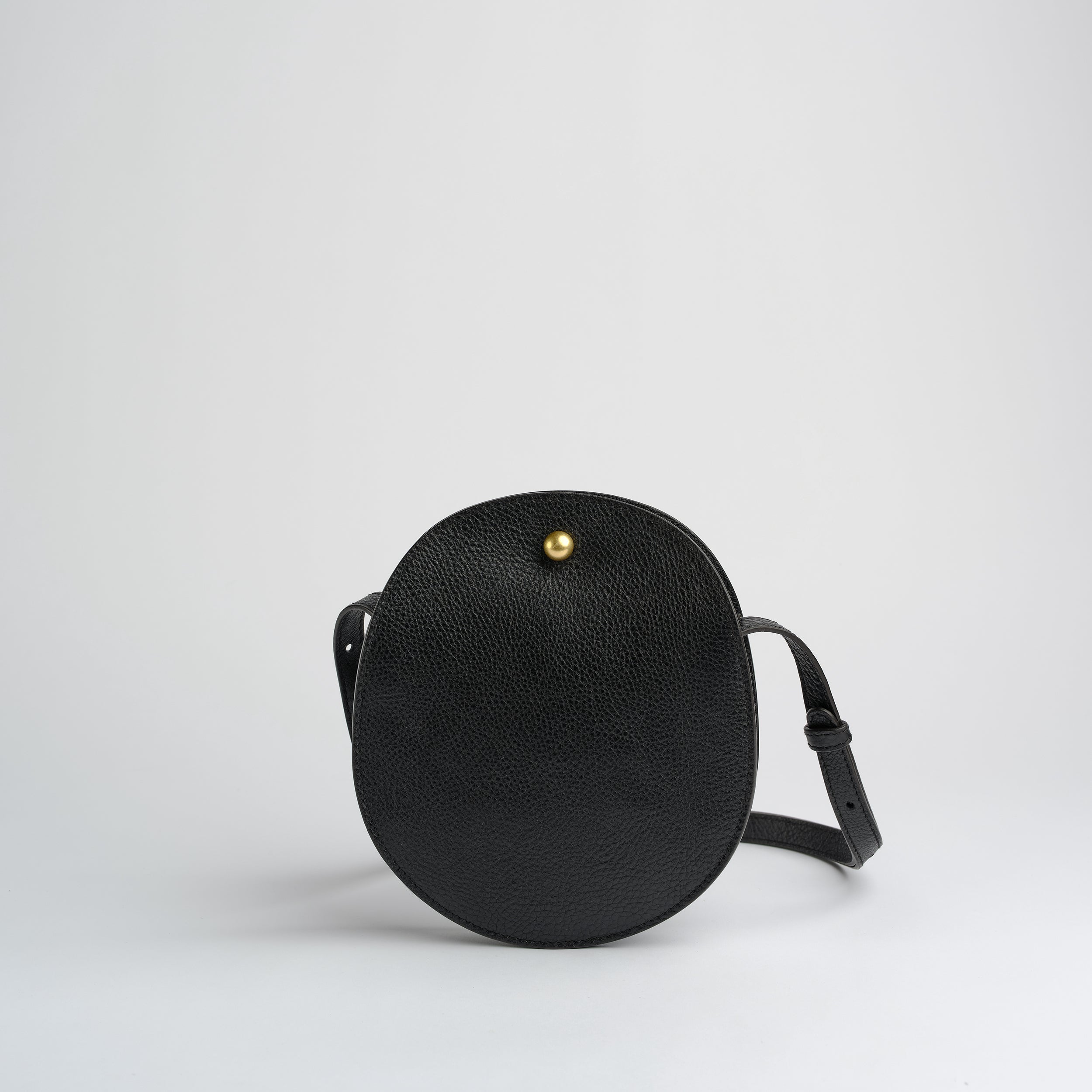 Eggi in Black – LINDQUIST